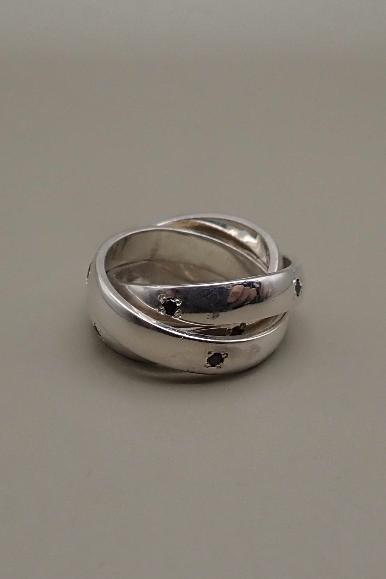 The Trinity - INTERLOCK TRIPLE BAND RING – Dirty Hands Jewelry